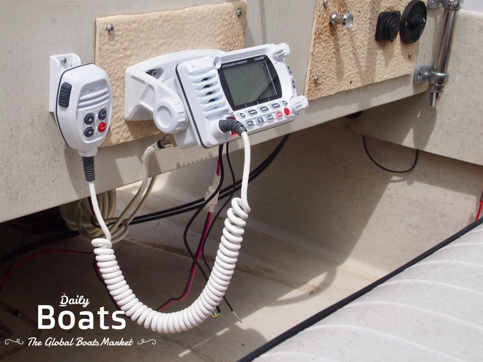 1982 Boston Whaler 17 Newport for sale. View price, photos and Buy 1982 ...