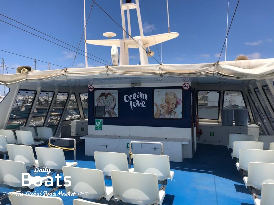 1999 Commercial Fast Catamaran Glass Bottom Yacht for sale. View price ...