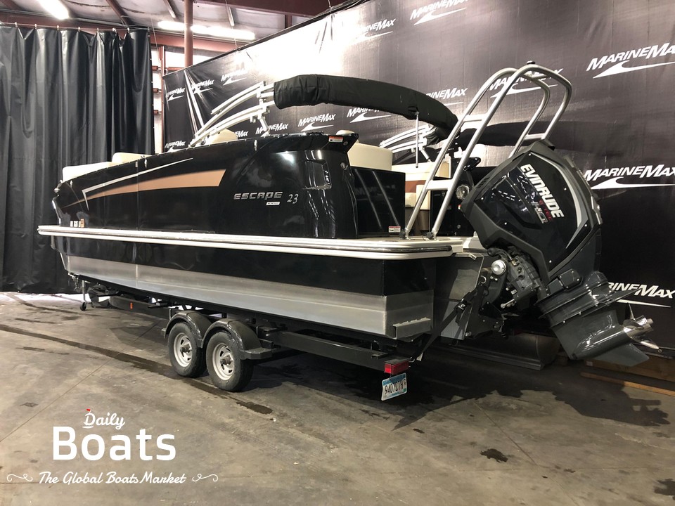 2017 Larson Escape Ttt 23 for sale. View price, photos and Buy 2017 ...