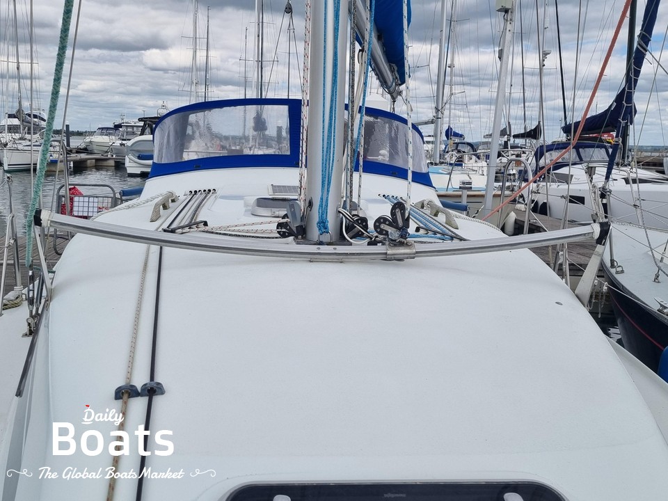 1997 Hunter Channel 323 for sale. View price, photos and Buy 1997 ...