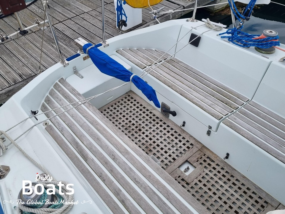 1997 Hunter Channel 323 for sale. View price, photos and Buy 1997 ...