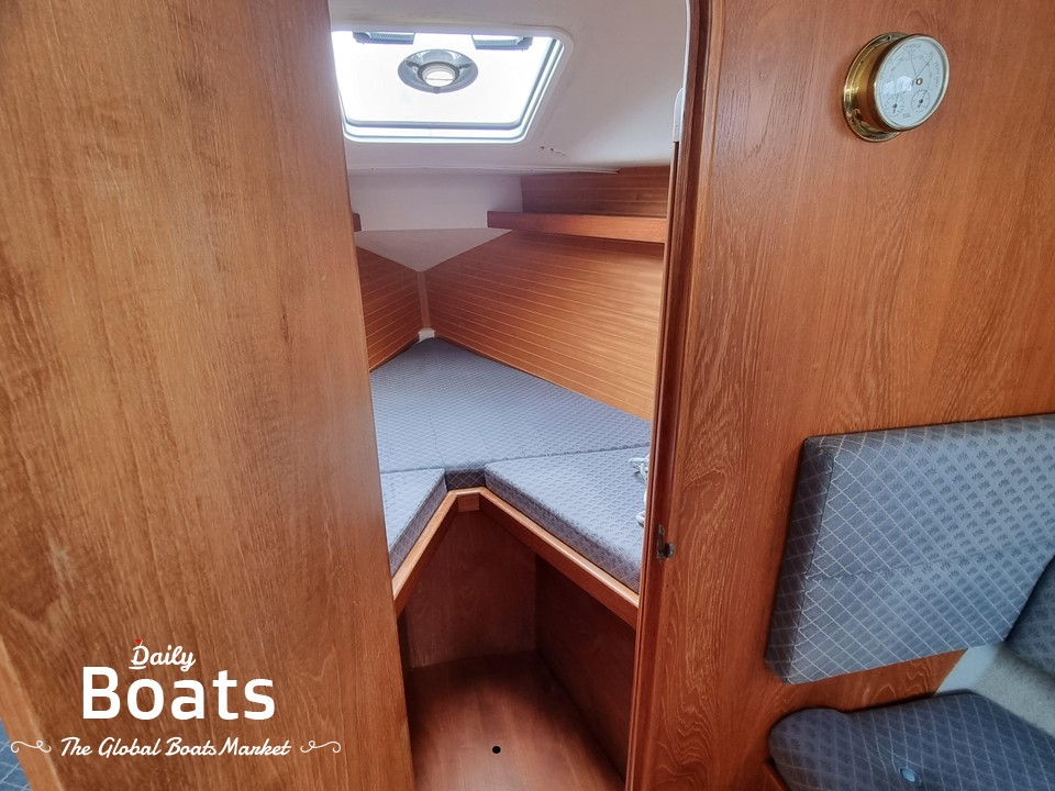 1997 Hunter Channel 323 for sale. View price, photos and Buy 1997 ...