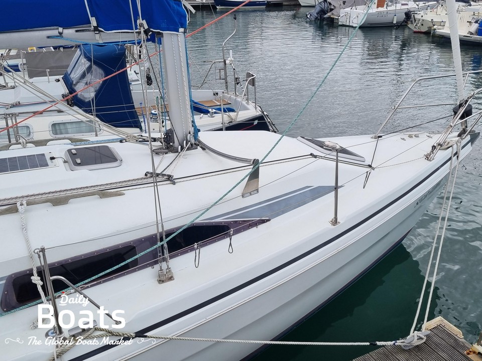 1997 Hunter Channel 323 for sale. View price, photos and Buy 1997 ...