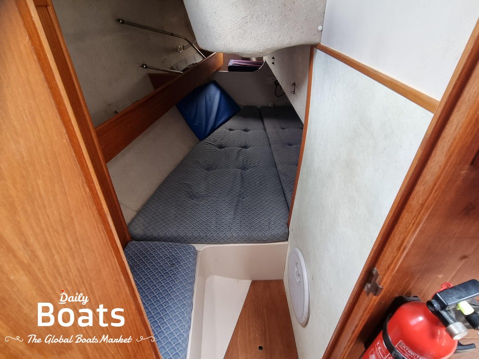 1997 Hunter Channel 323 for sale. View price, photos and Buy 1997 ...