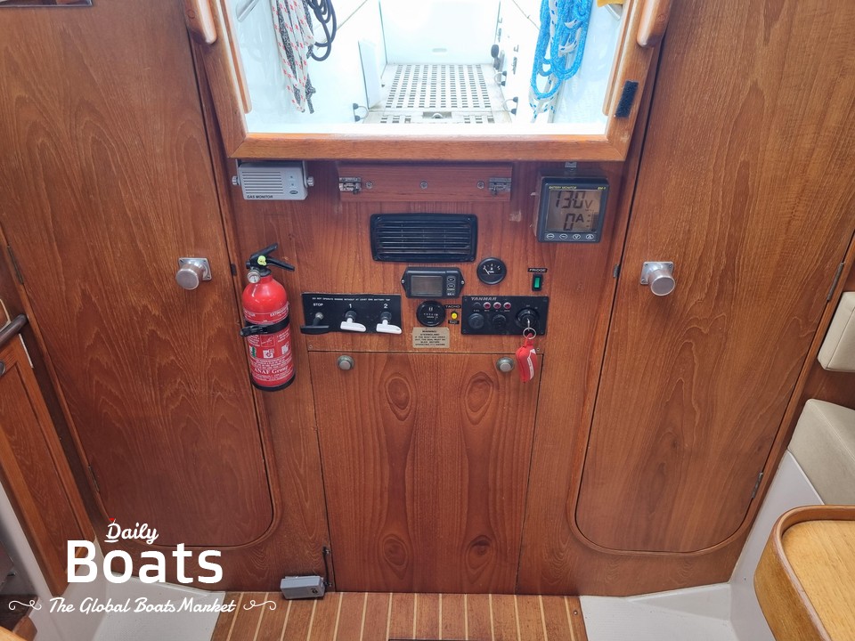 1997 Hunter Channel 323 for sale. View price, photos and Buy 1997 ...