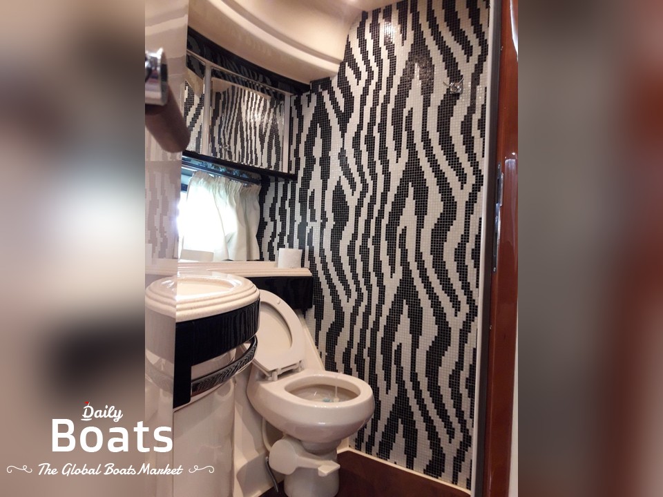 2001 Azimut 68 Plus for sale. View price, photos and Buy 2001 Azimut 68 ...