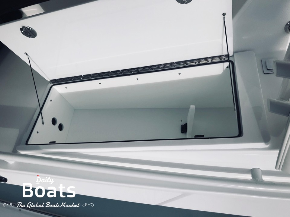 2022 Everglades 335Cc for sale. View price, photos and Buy 2022 ...