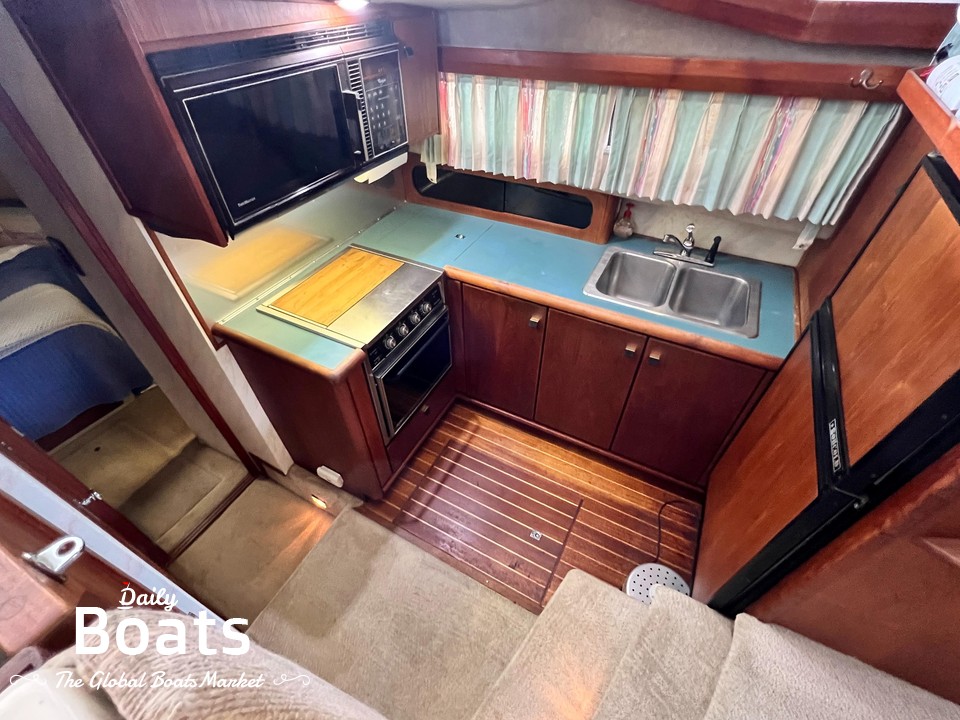 1989 Bayliner 3888 Motoryacht for sale. View price, photos and Buy 1989 ...