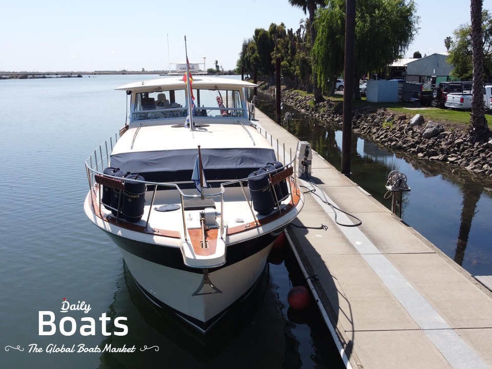 1983 Chris-Craft Commander for sale. View price, photos and Buy 1983 ...