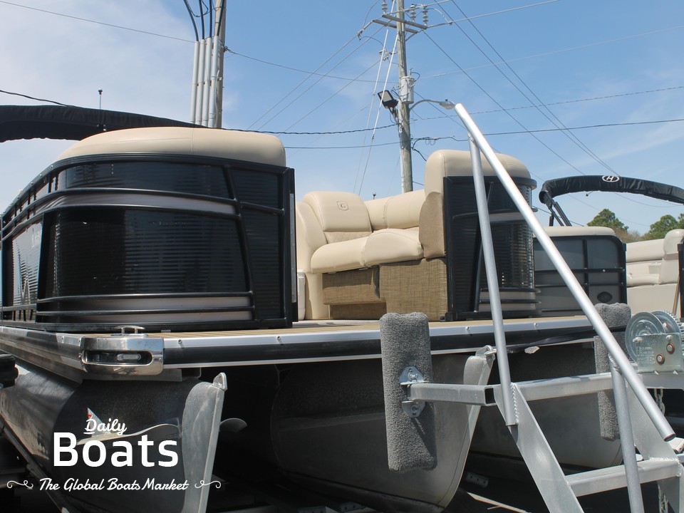 2017 Highwater Marine San Pan 2500 for sale. View price, photos and Buy ...