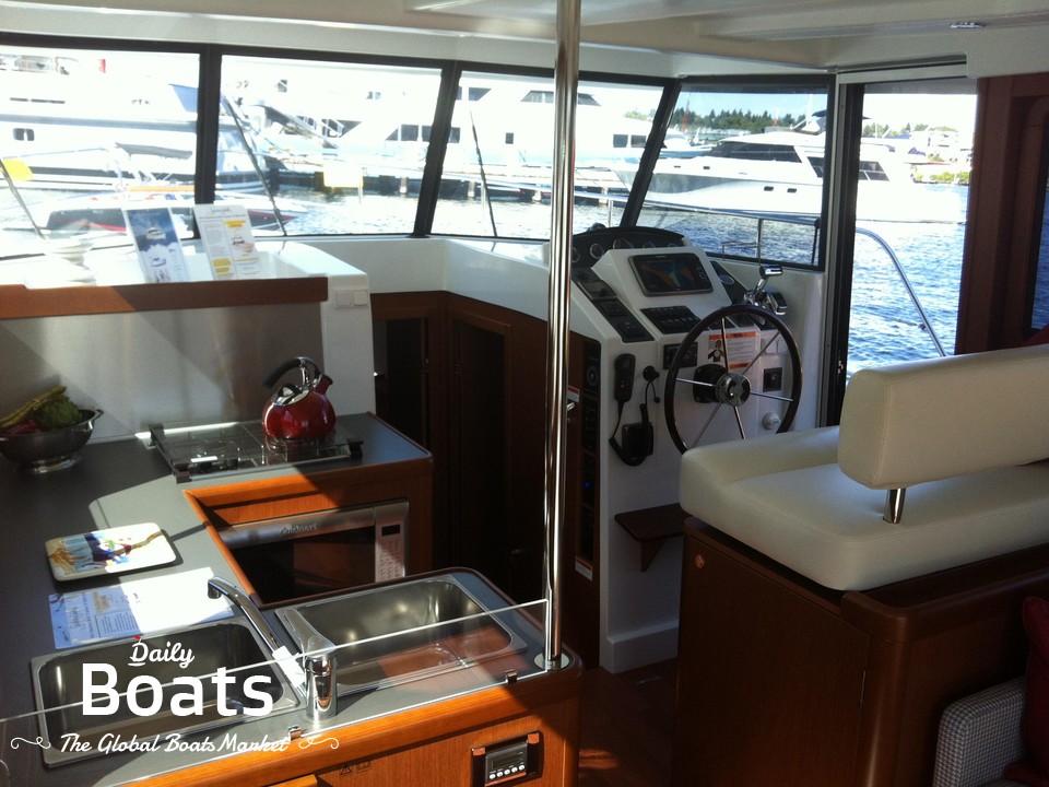 2014 Beneteau Swift Trawler 34 for sale. View price, photos and Buy ...
