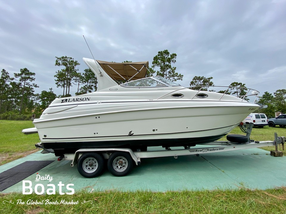 2004 Larson Cabrio 260 for sale. View price, photos and Buy 2004 Larson ...