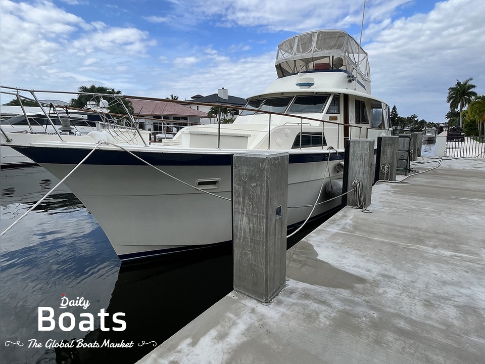 Yachts Hatteras cabin cruiser for sale - Daily Boats