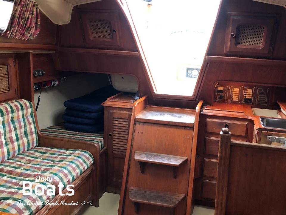 1977 Islander 32 for sale. View price, photos and Buy 1977 Islander 32 ...