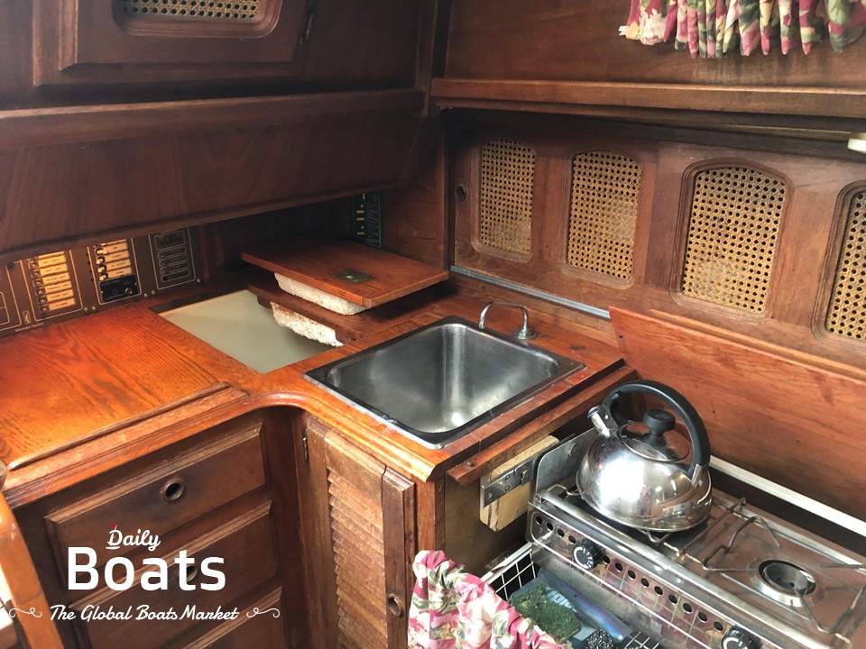 1977 Islander 32 for sale. View price, photos and Buy 1977 Islander 32 ...