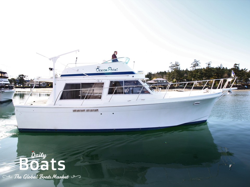 1980 Uniflite 37 Coastal Cruiser for sale. View price, photos and Buy ...