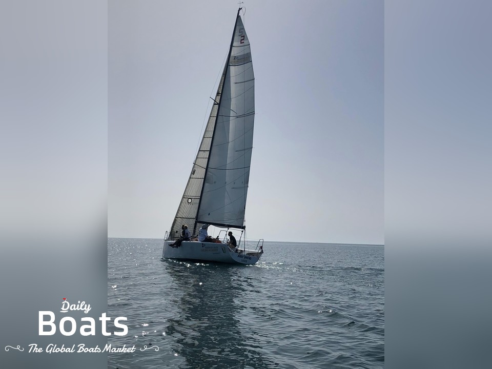 2006 Custom Lutra 30 for sale. View price, photos and Buy 2006 Custom ...