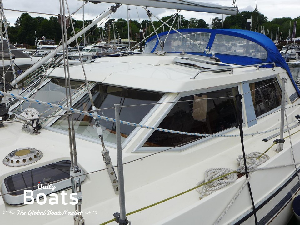 1990 Moody Eclipse 33 for sale. View price, photos and Buy 1990 Moody ...