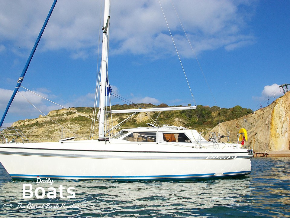 1990 Moody Eclipse 33 for sale. View price, photos and Buy 1990 Moody ...