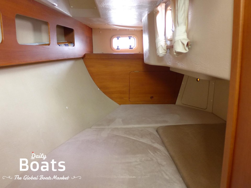 1990 Moody Eclipse 33 for sale. View price, photos and Buy 1990 Moody ...