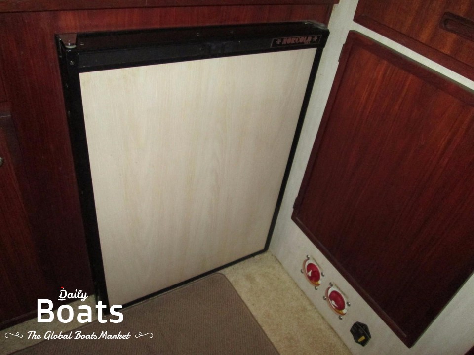 1977 Uniflite Bridge Cruiser for sale. View price, photos and Buy 1977 ...