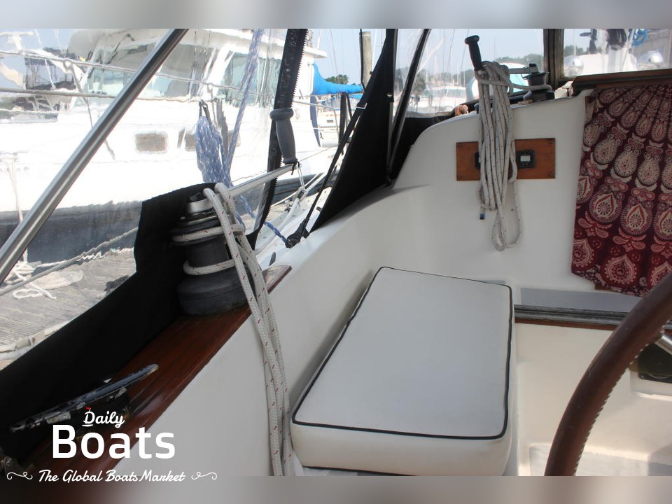 1980 Hunter 37 Cutter Cherubini for sale. View price, photos and Buy ...