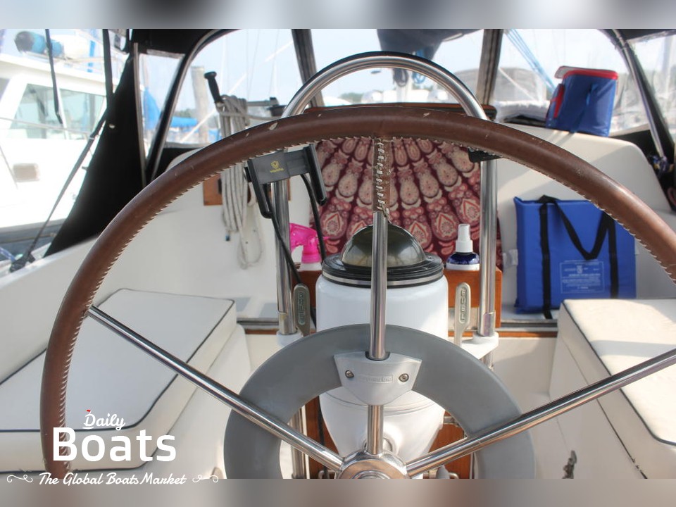 1980 Hunter 37 Cutter Cherubini for sale. View price, photos and Buy ...