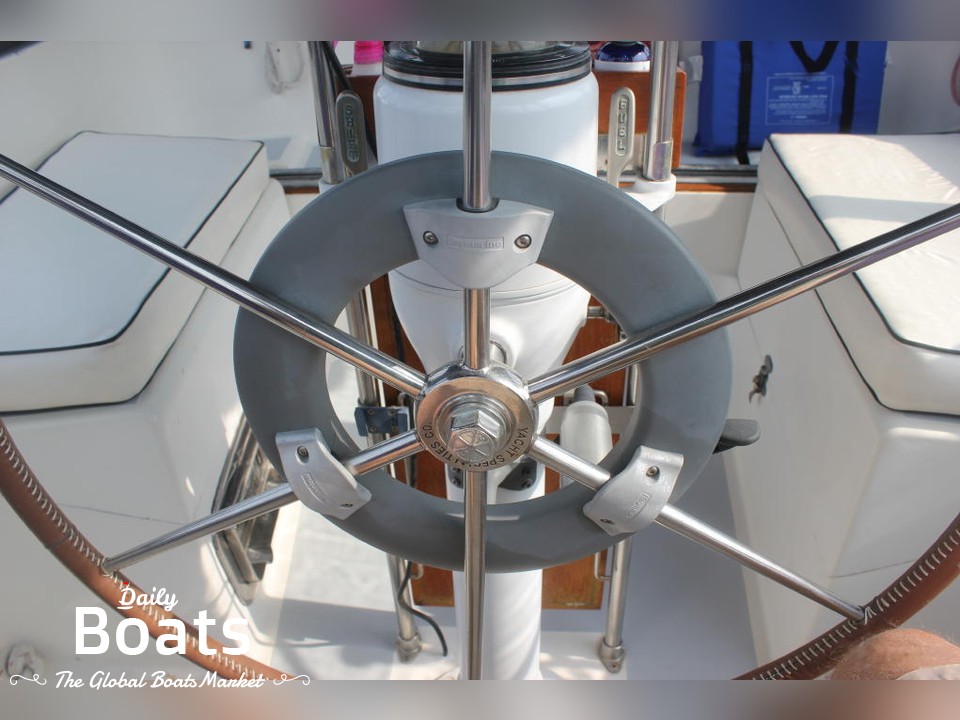 1980 Hunter 37 Cutter Cherubini for sale. View price, photos and Buy ...