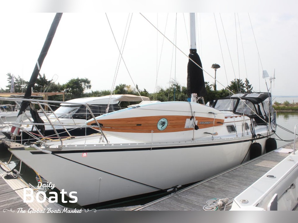 1980 Hunter 37 Cutter Cherubini for sale. View price, photos and Buy ...