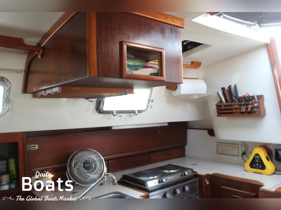 1980 Hunter 37 Cutter Cherubini for sale. View price, photos and Buy ...