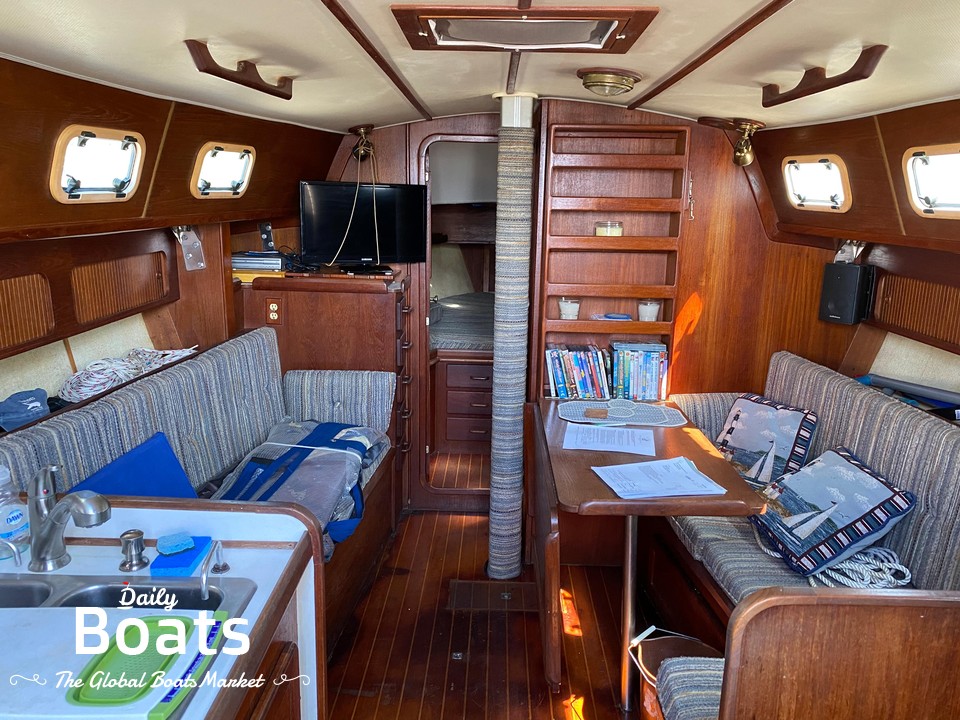 1987 Caliber 33 for sale. View price, photos and Buy 1987 Caliber 33 ...