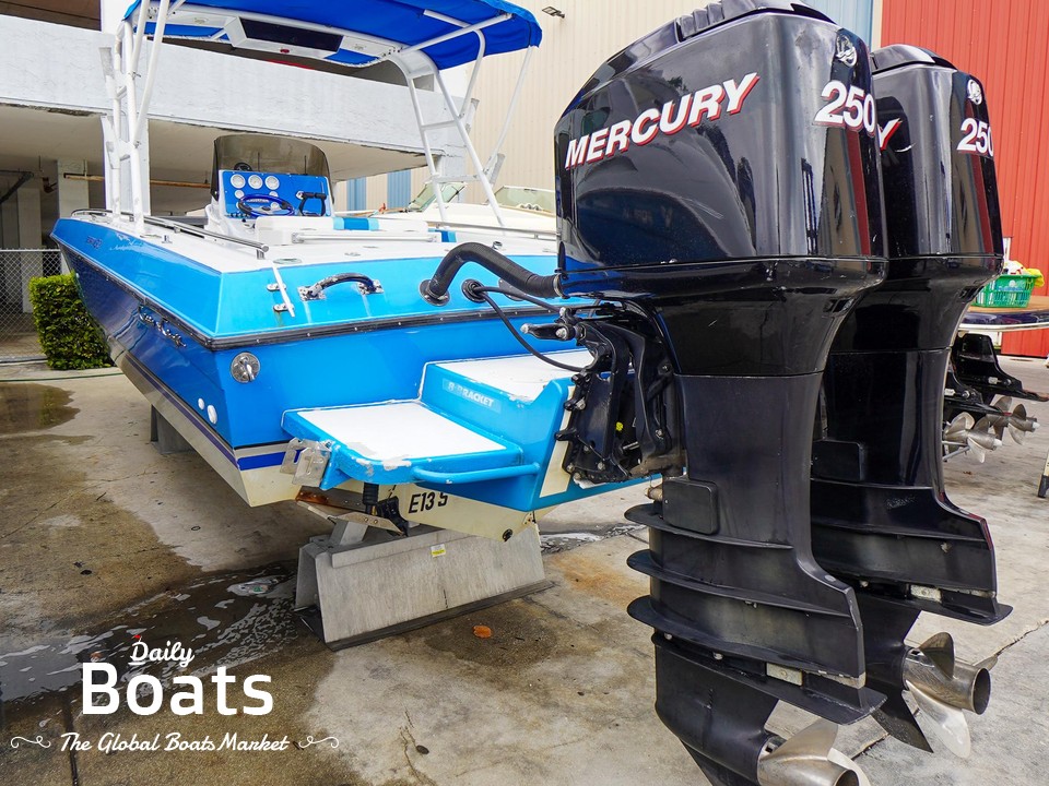 1985 Chris-Craft 33 Scorpion for sale. View price, photos and Buy 1985 ...