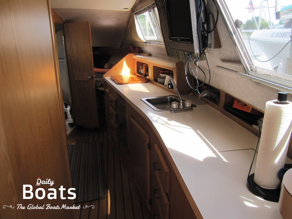 1987 Silverton Sport Cruiser 29 for sale. View price, photos and Buy ...