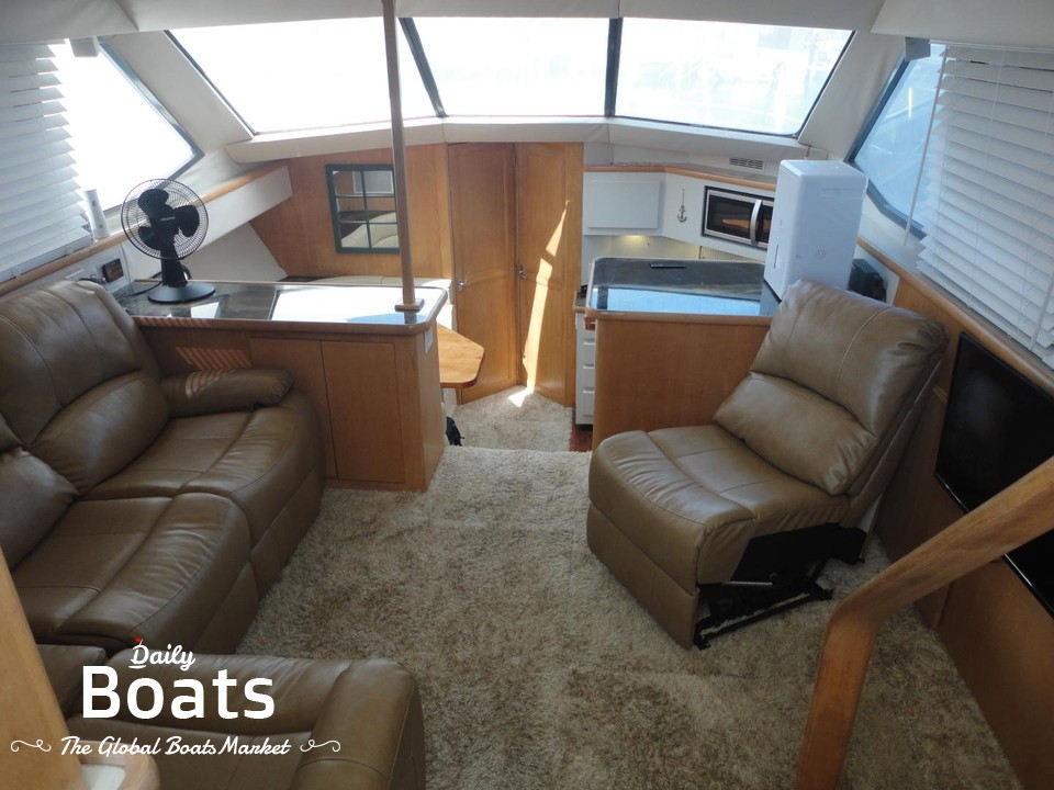 1995 Carver 370 Aft Cabin Motor Yacht for sale. View price, photos and ...