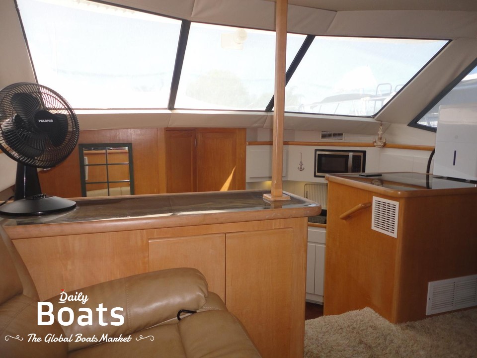 1995 Carver 370 Aft Cabin Motor Yacht for sale. View price, photos and ...