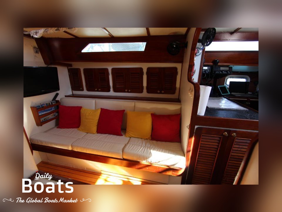 2000 Maple Leaf Custom Center Cockpit Cutter for sale. View price ...