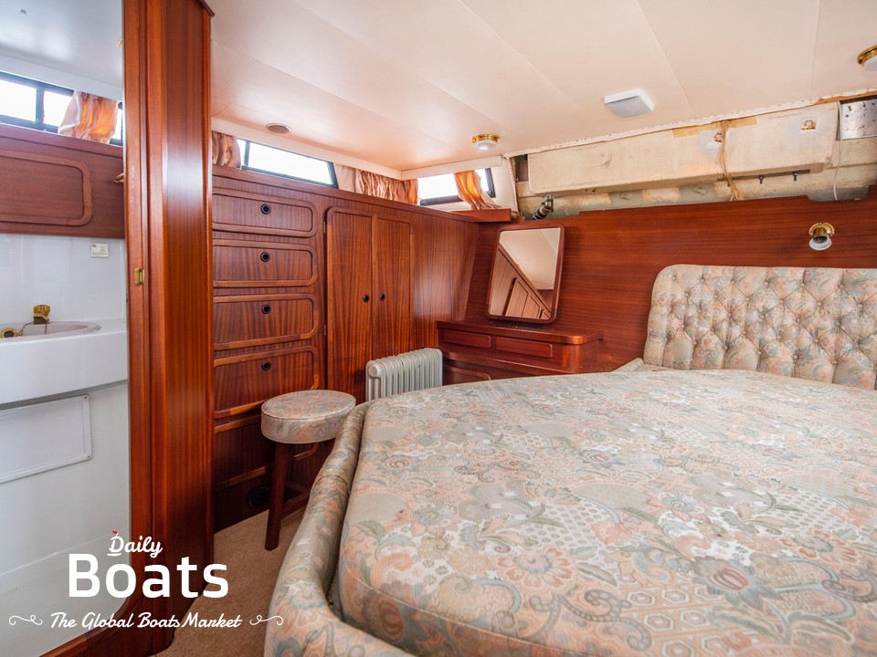 1989 Broom Ocean 40 Flybridge for sale. View price, photos and Buy 1989 ...