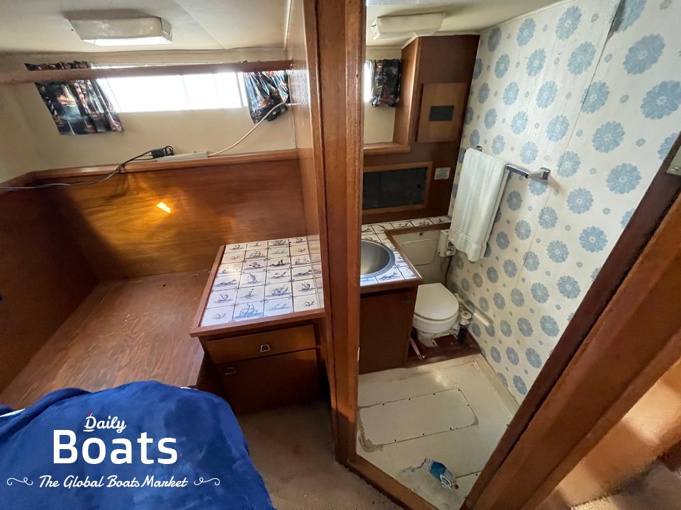 1976 Uniflite 36 Aft Cabin for sale. View price, photos and Buy 1976 ...