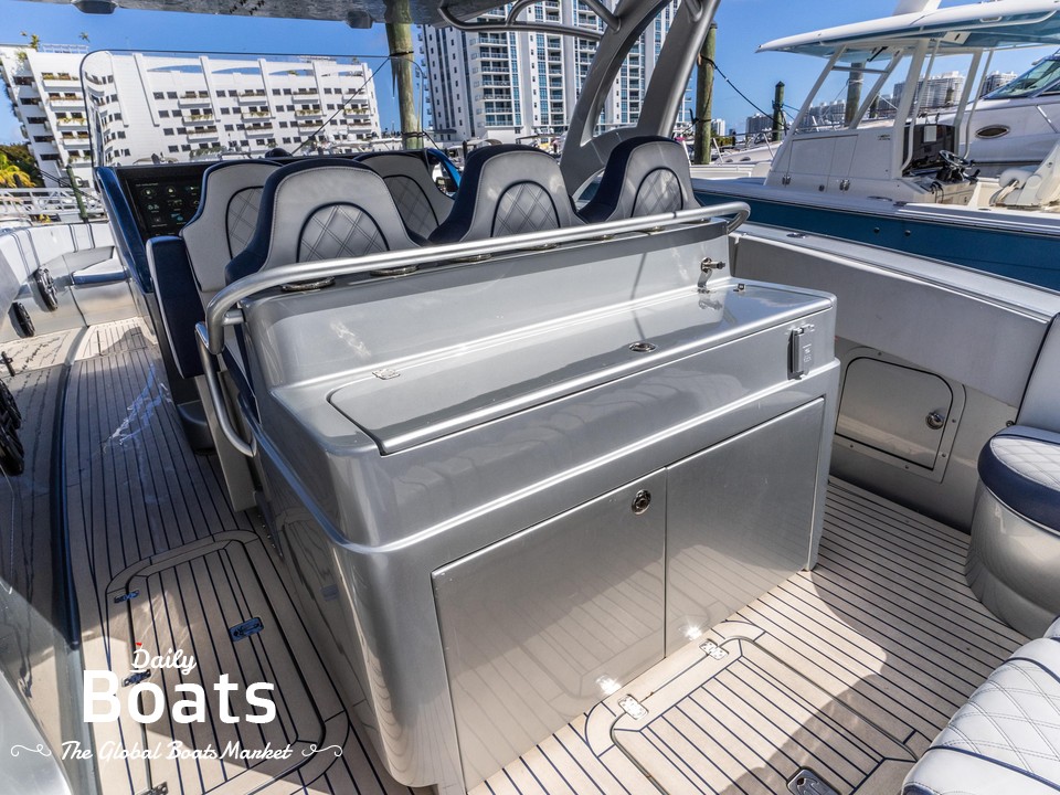 2017 Midnight Express 43' Solstice for sale. View price, photos and Buy ...