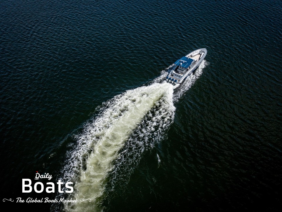 2017 Midnight Express 43' Solstice for sale. View price, photos and Buy ...