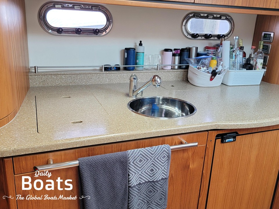 Tiara Yachts 3500 Sovran for sale. View price, photos and Buy Tiara ...