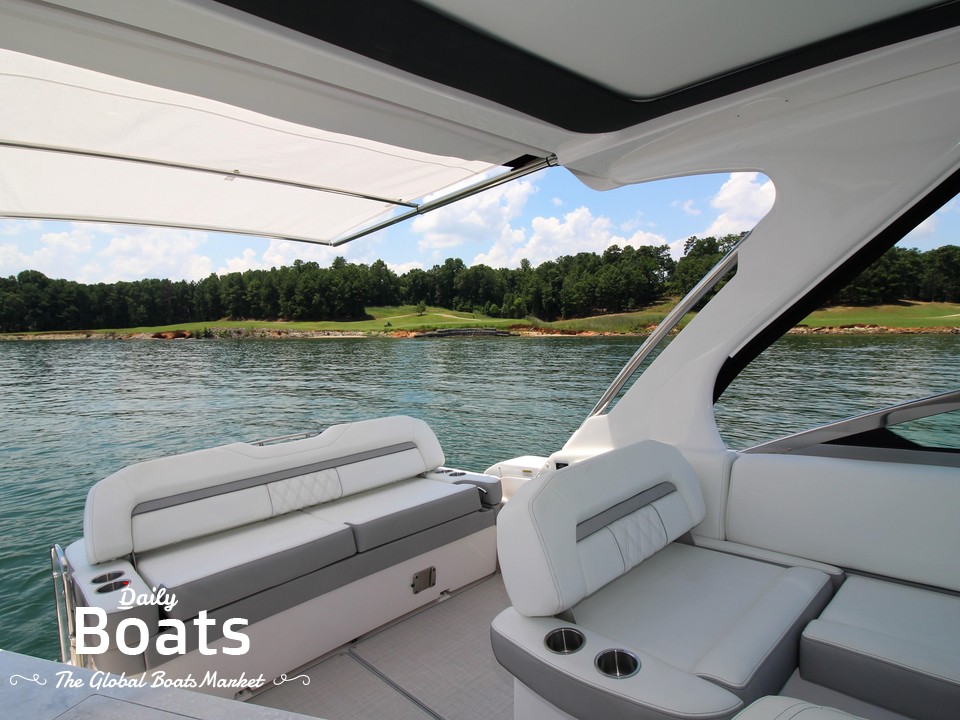 2021 Regal 33 Express for sale. View price, photos and Buy 2021 Regal ...