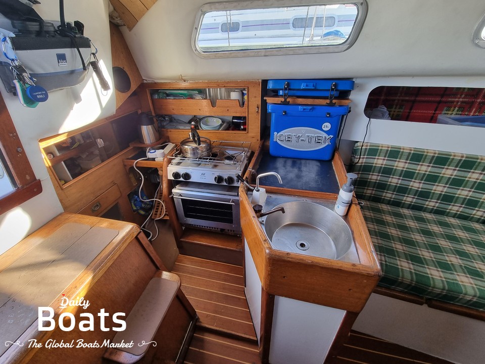 1979 Robertson Comfort 30 for sale. View price, photos and Buy 1979 ...