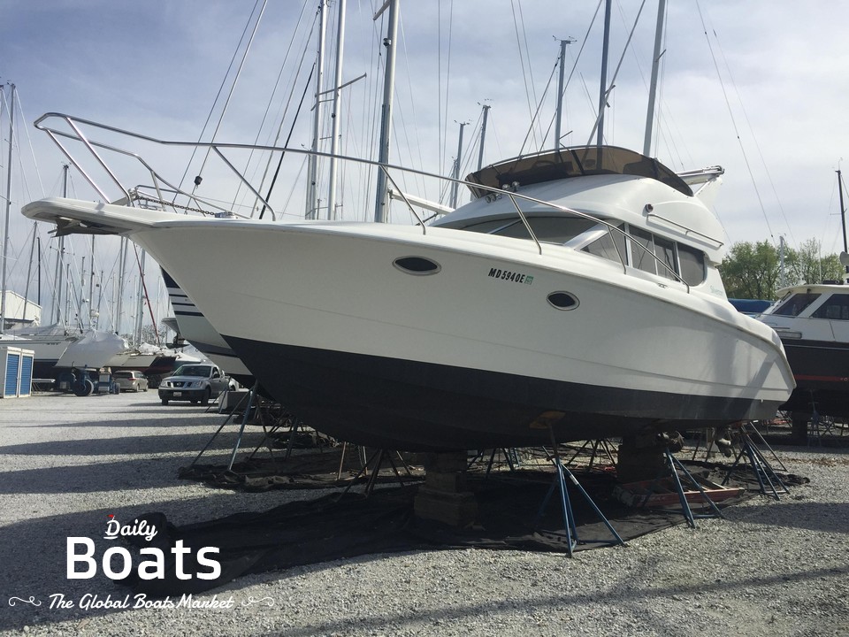 1995 Silverton 312 Fly Bridge Sedan for sale. View price, photos and ...