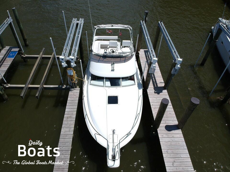 1995 Silverton 312 Fly Bridge Sedan for sale. View price, photos and ...