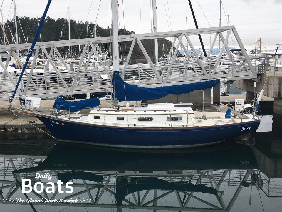 Fuji 32 cutter for sale - Daily Boats