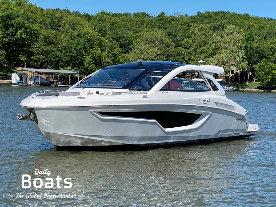 2021 Cruisers Yachts 42 Gls Outboard for sale. View price, photos and ...