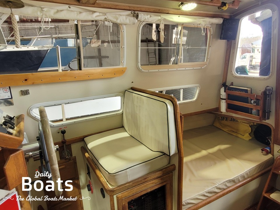 1994 Pacific Seacraft Pilothouse 32 for sale. View price, photos and ...