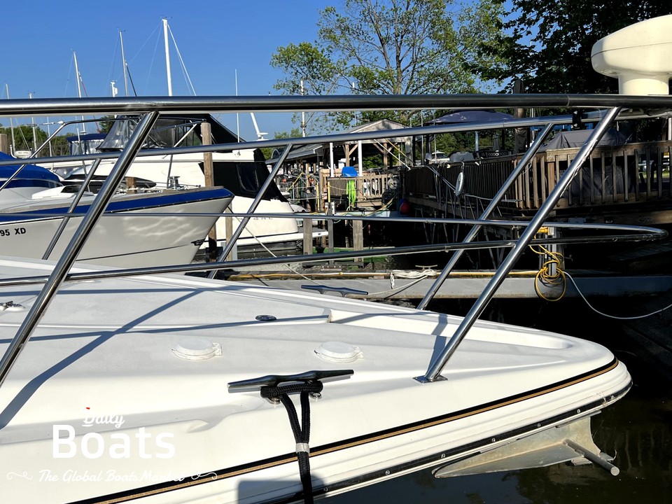2002 Cruisers Yachts 4270 Express for sale. View price, photos and Buy ...