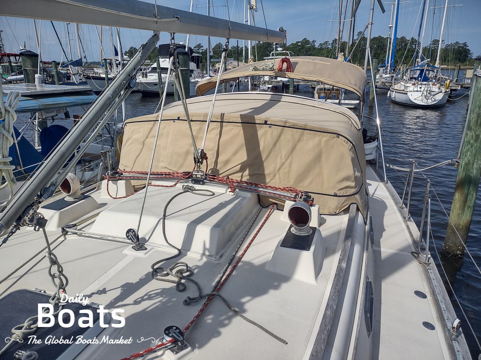 1989 Island Packet 35 for sale. View price, photos and Buy 1989 Island ...